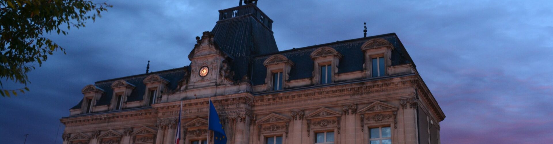 Coordonnées des services de la mairie - Coutras